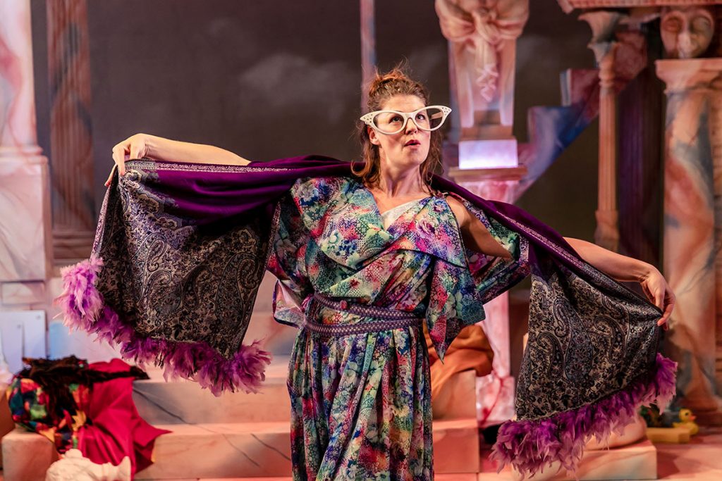 Actress Anna Fordham talks to us about Women in Power a musical comedy ...